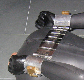 NWO Heavy duty hand restraints